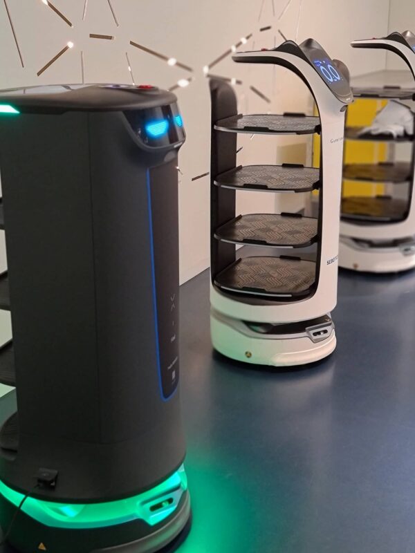 Service robots & cleaning robots for all industries | Sebotics